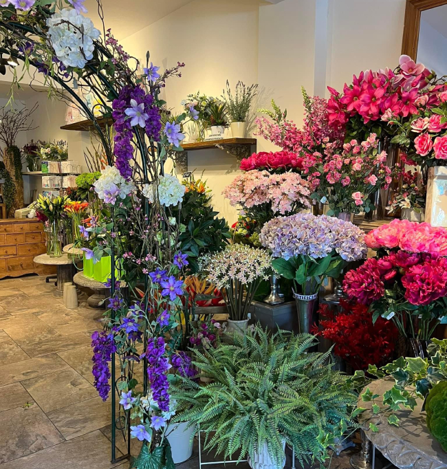 Oakwood Florist Ltd - Southgate Order Online or 0208 363 0717